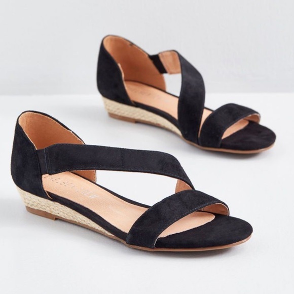 chelsea crew | Shoes | Modcloth Chelsea Crew Sleek Appreciation Sandals ...
